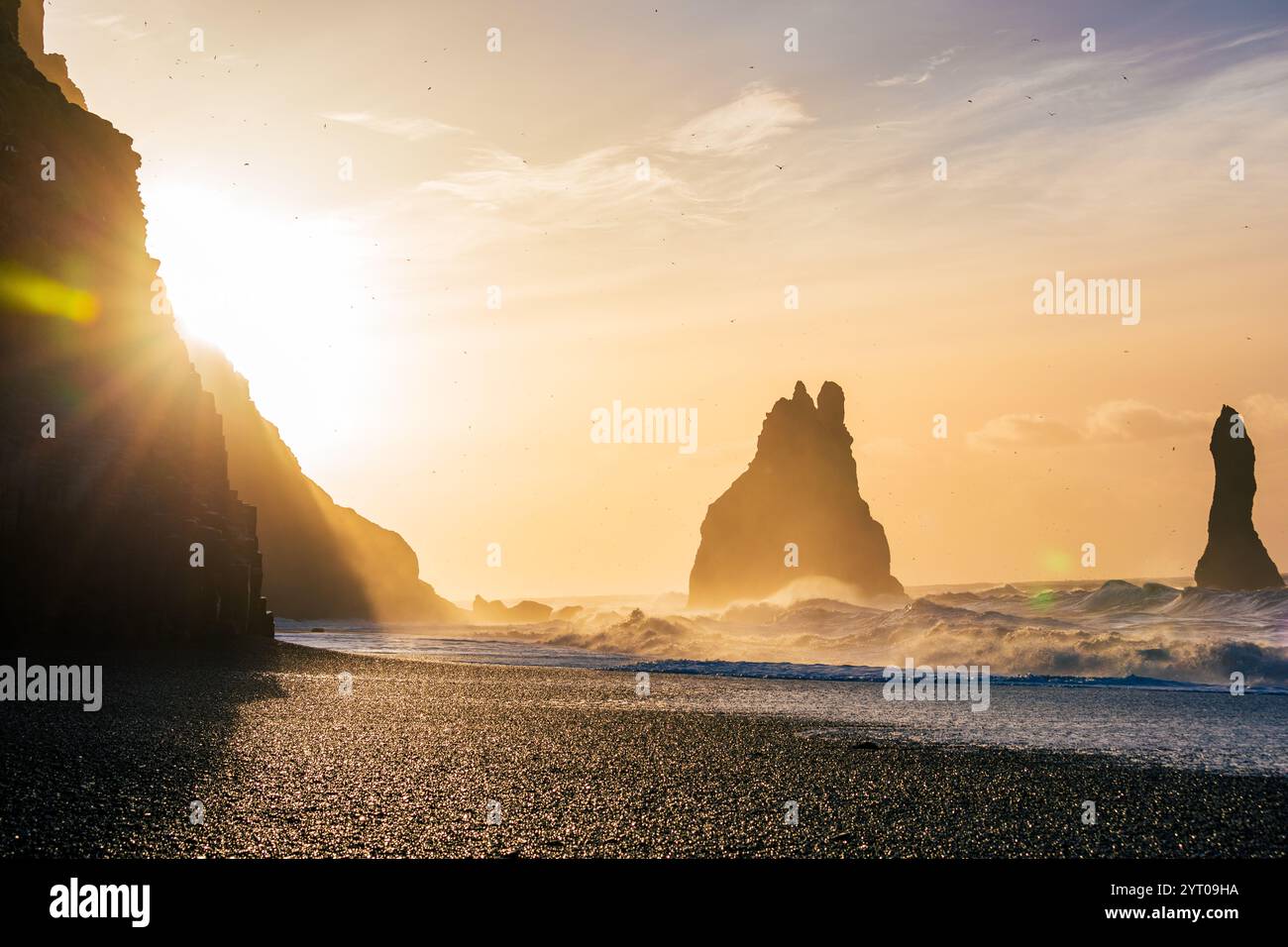 Beautiful beach in vik iceland hi-res stock photography and images - Alamy