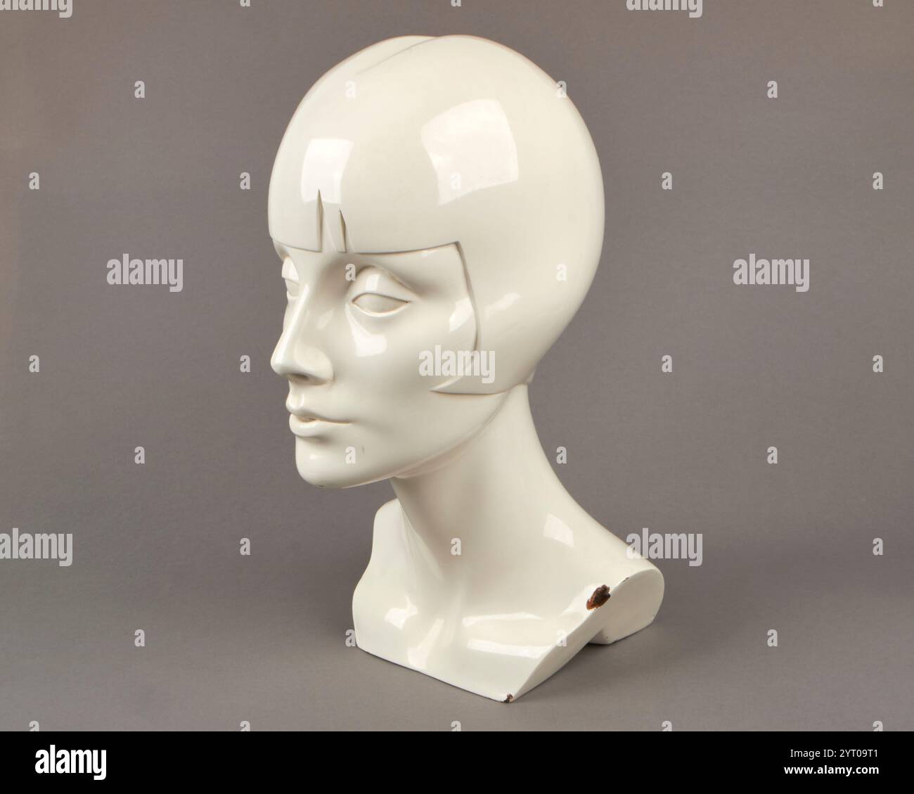 Life Size Mid Century Art Deco Style Shop Display Head Stock Photo - Alamy