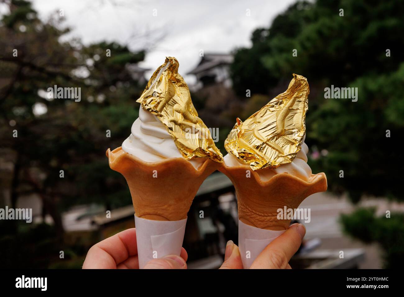 Handheld desserts hi-res stock photography and images - Alamy