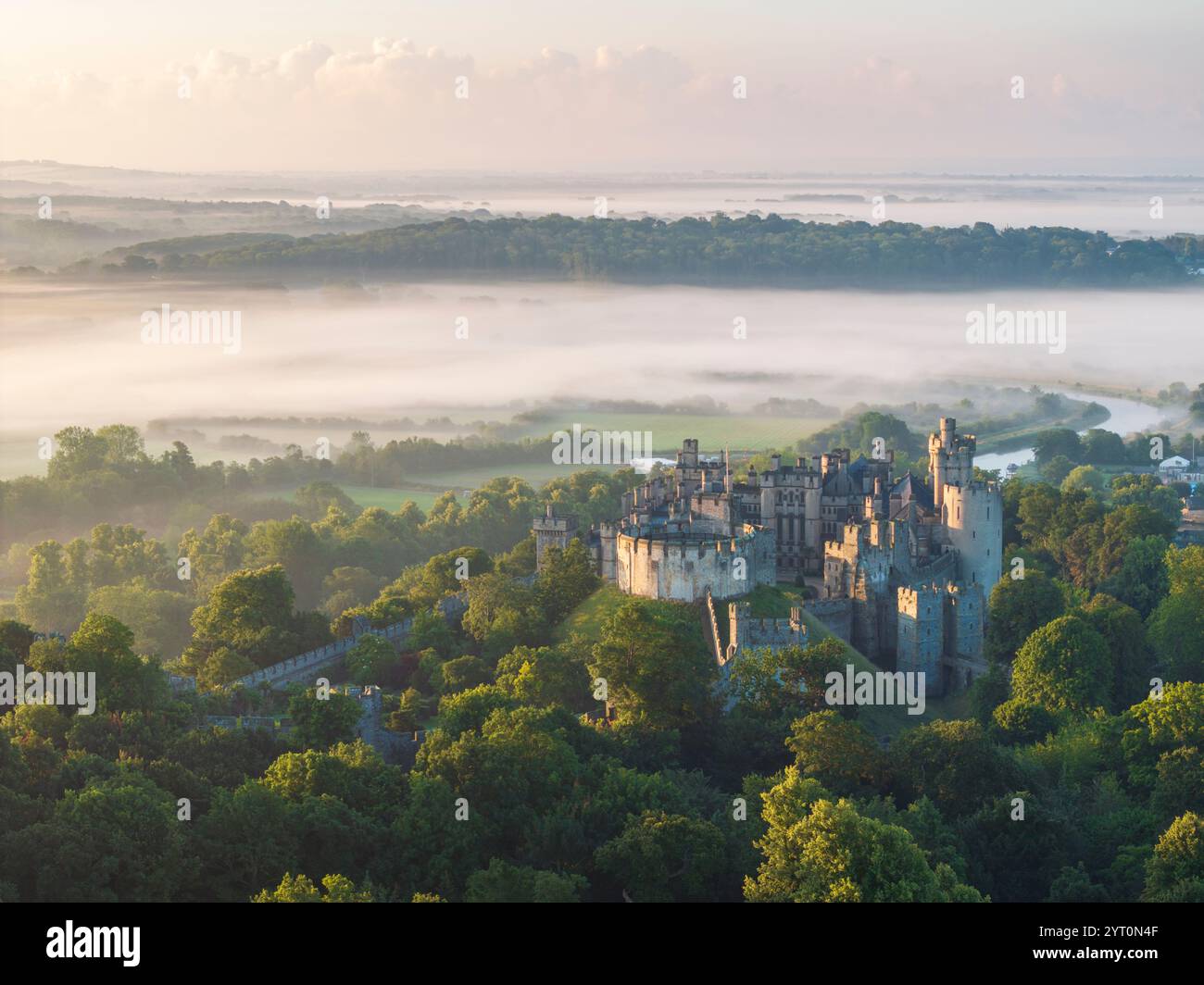 Arundel Castle on a beautiful misty morning, West Sussex, England ...