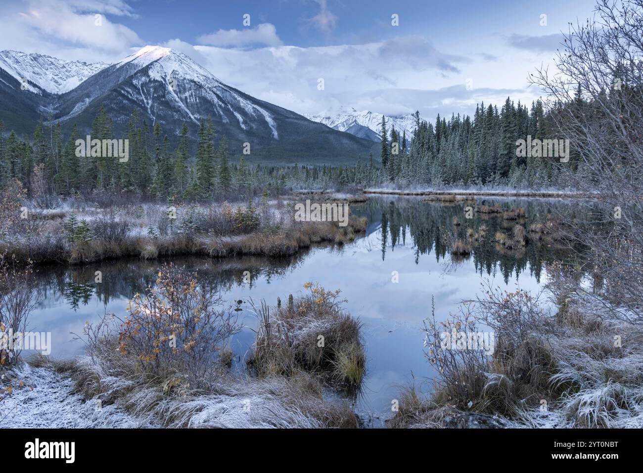 Chill morning at Vermillion Lakes in the Canadian Rockies, Banff ...