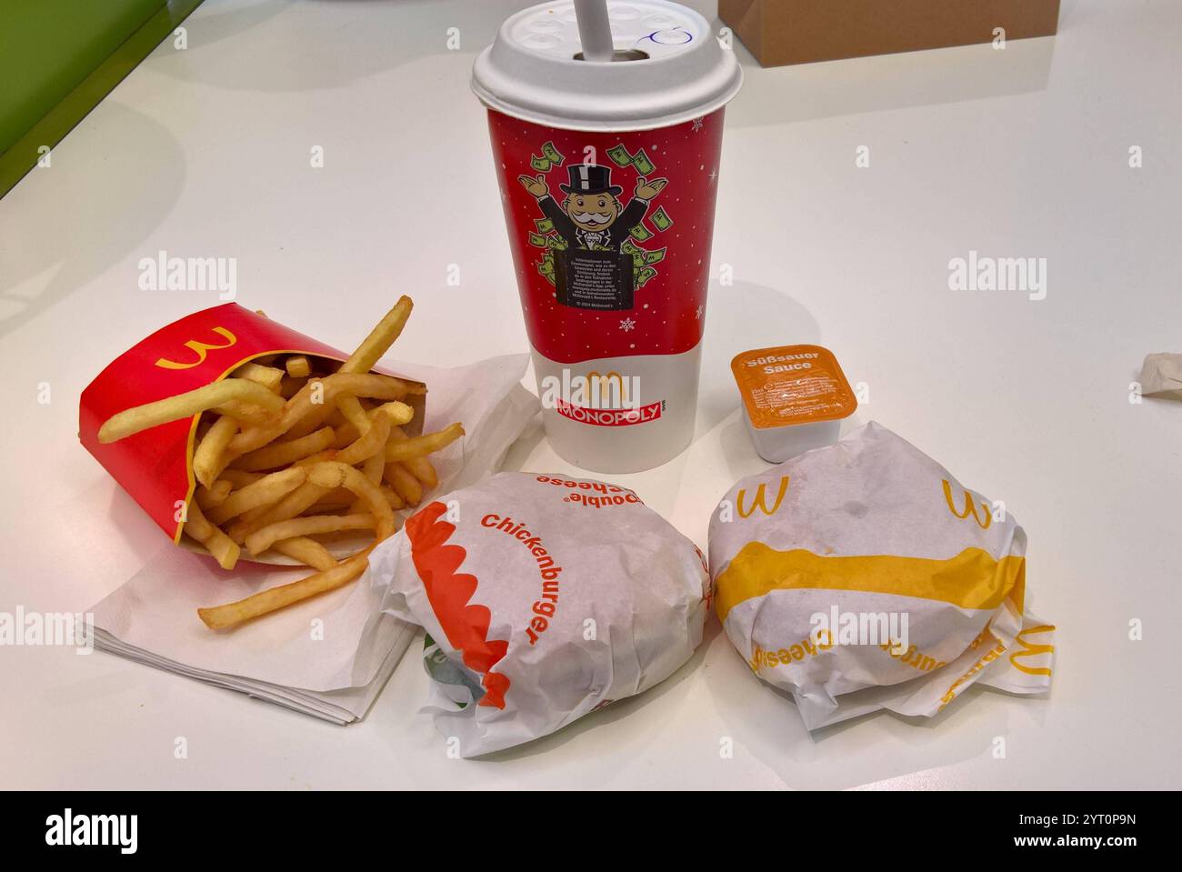 McDonalds, McSmart Menü - Cola, Pommes, Cheesburger, Chickenburger und ...