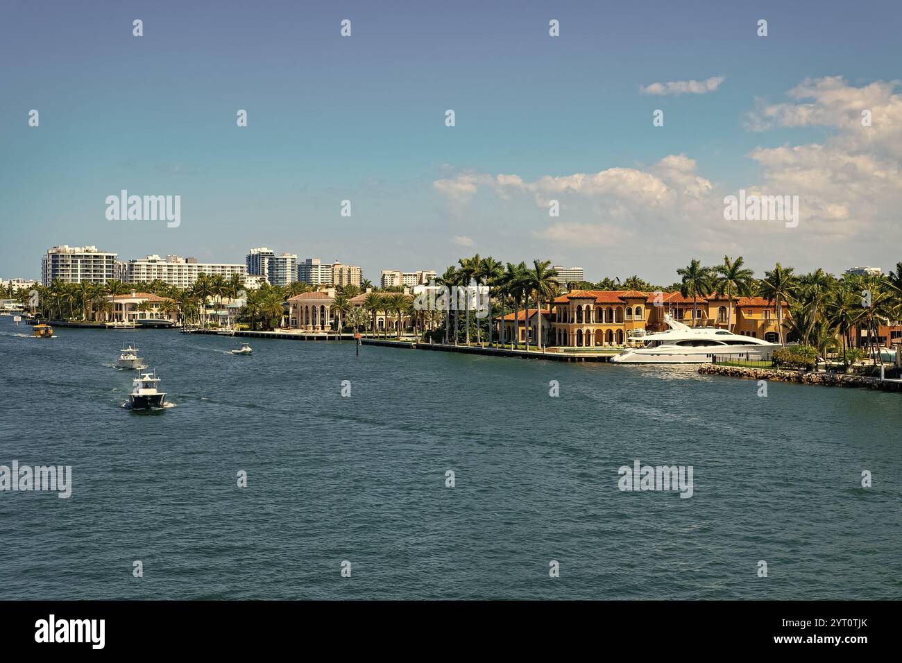 Fort Lauderdale, Florida, USA - March 25, 2023: Cityscape view of Fort ...