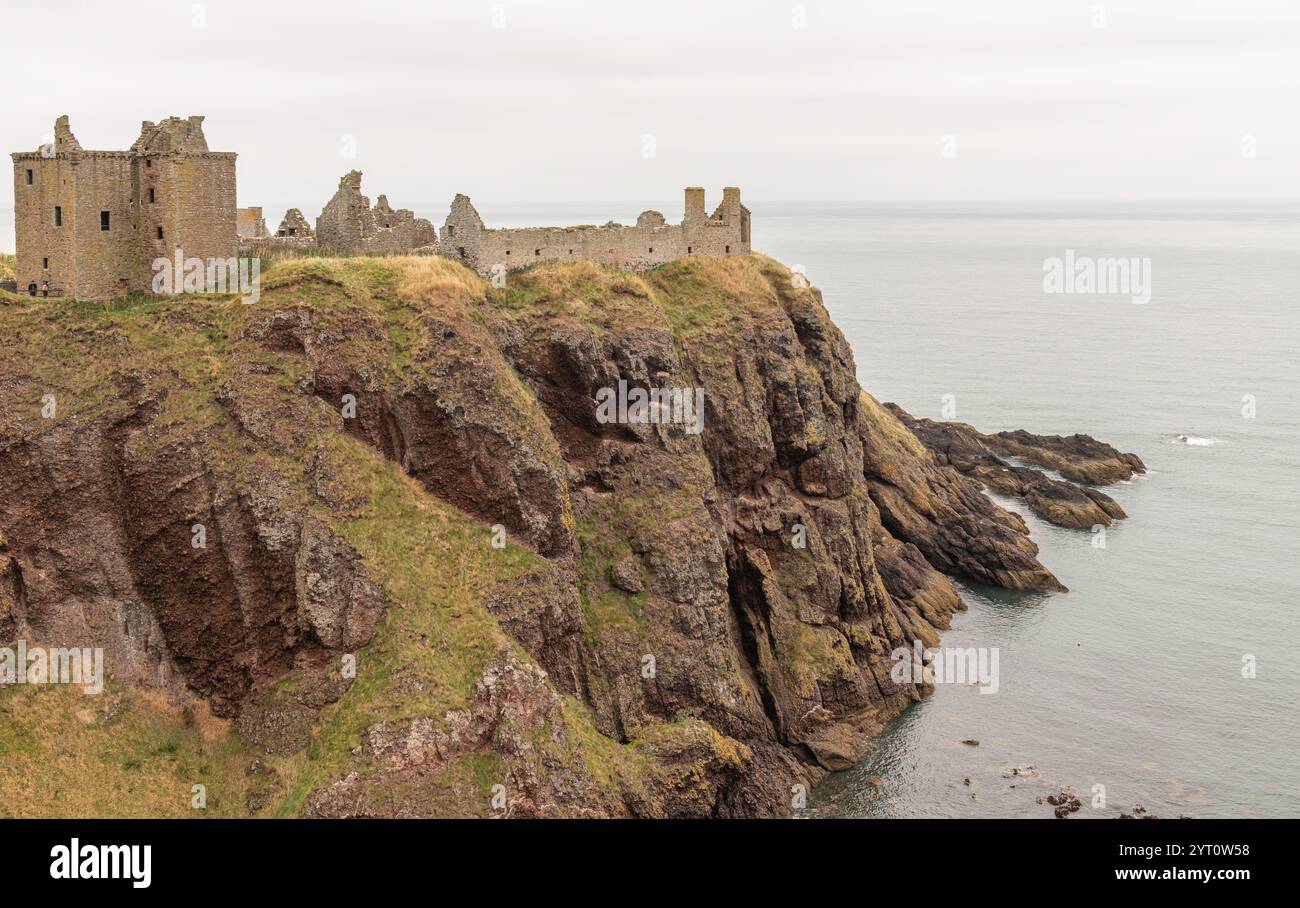 The south cliffs and Dunnottar Castle , Aberdeenshire, Scotland, UK ...