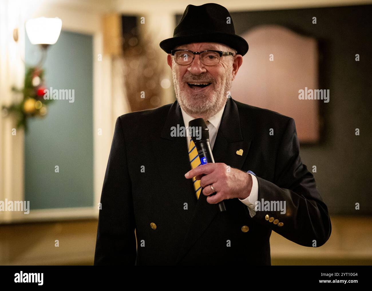 Oldest jewish comedian hi-res stock photography and images - Alamy