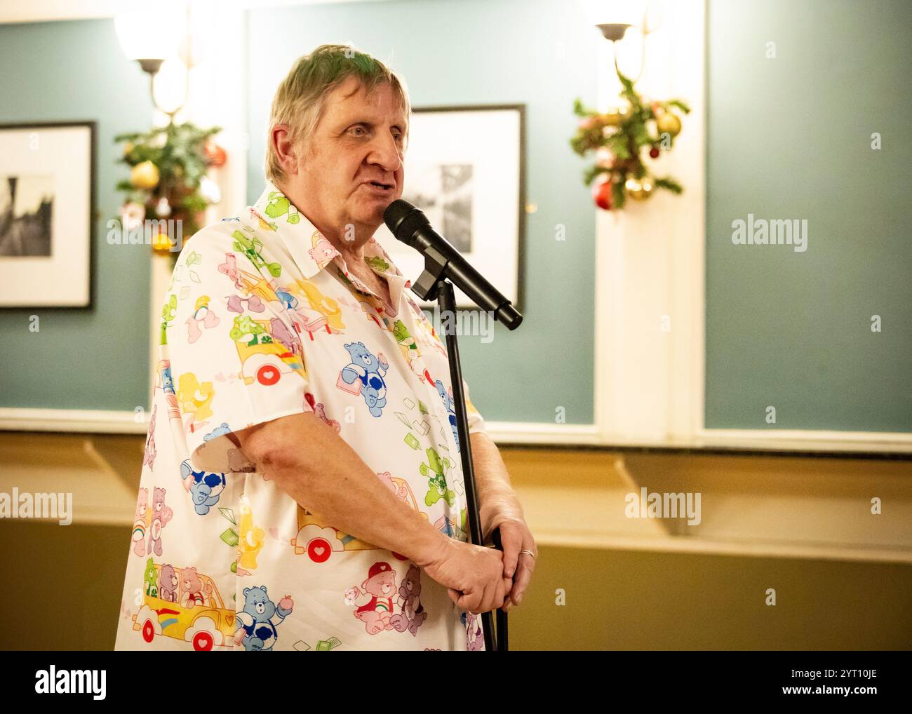 Hawaiian comedian hi-res stock photography and images - Alamy