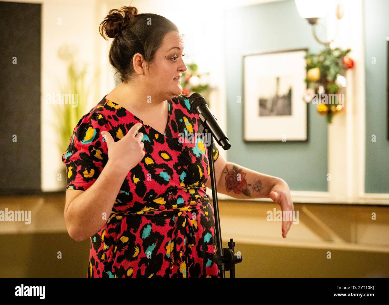 Alexis Roy performing at the Cancer Research UK City of London Friends ...