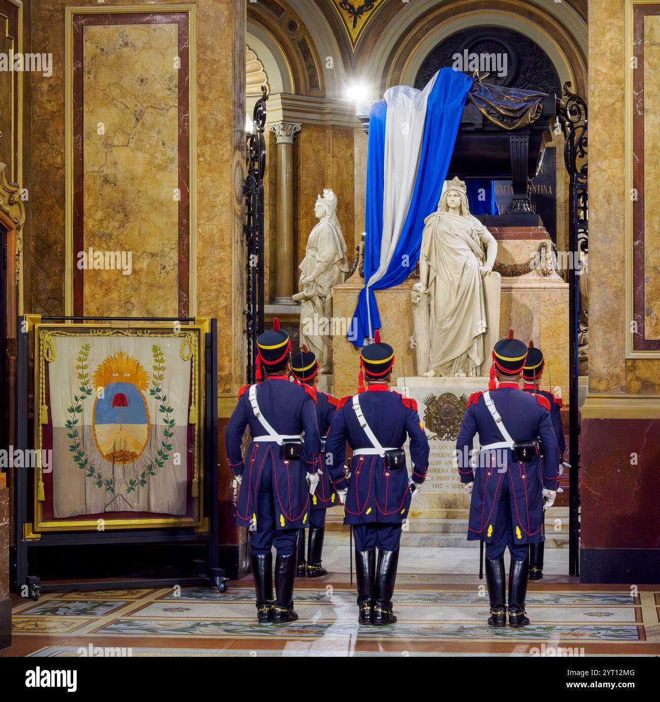 Soldiers of the Ayacucho Squadron changing the guard at the tomb of ...