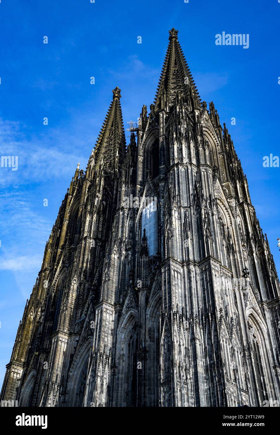 Historic building cologne cathedral hi-res stock photography and images ...