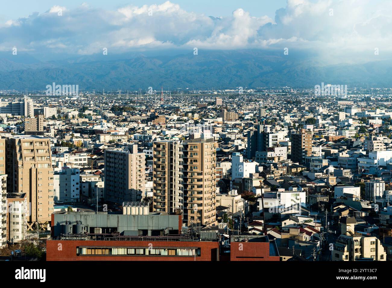 Toyama cityscape with Tateyama mountains (Toyama Prefecture/Japan Stock ...