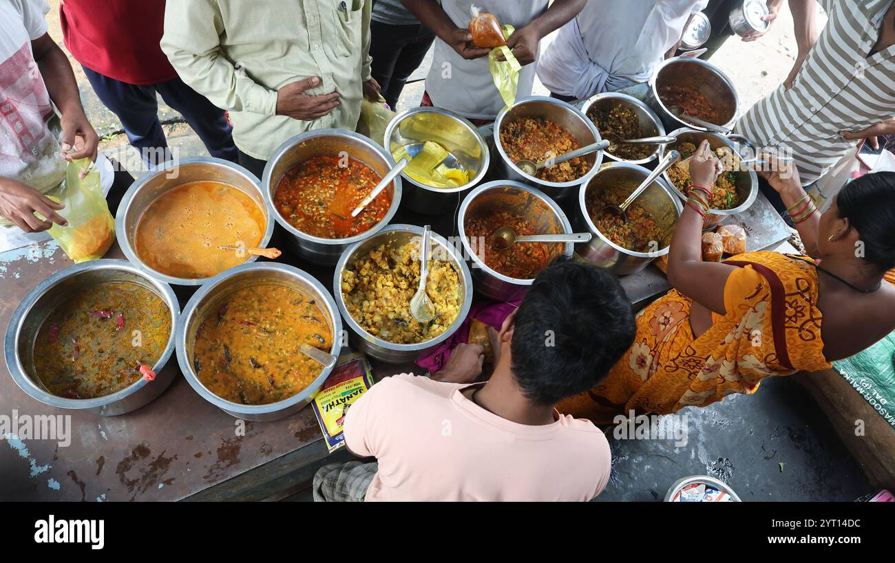 Food hotel serving vegetable curries in Nandyal, Andhra Pradesh, India ...