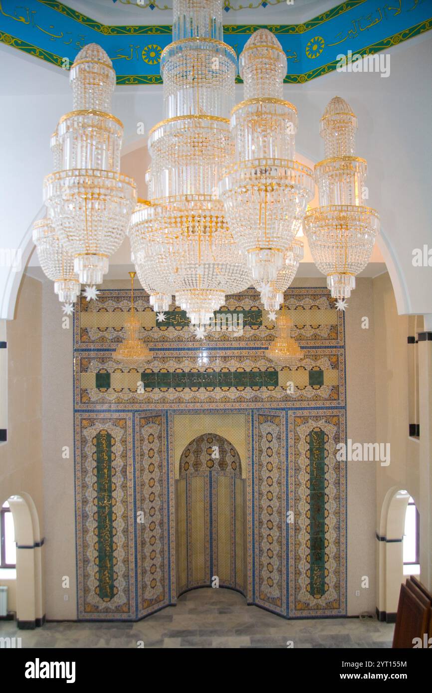 Beautiful Muslim mosque in blue skies and grass. High qualiti photo ...