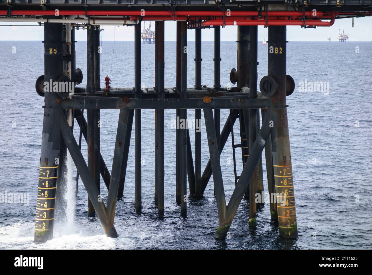 Oil rig corrosion hi-res stock photography and images - Alamy