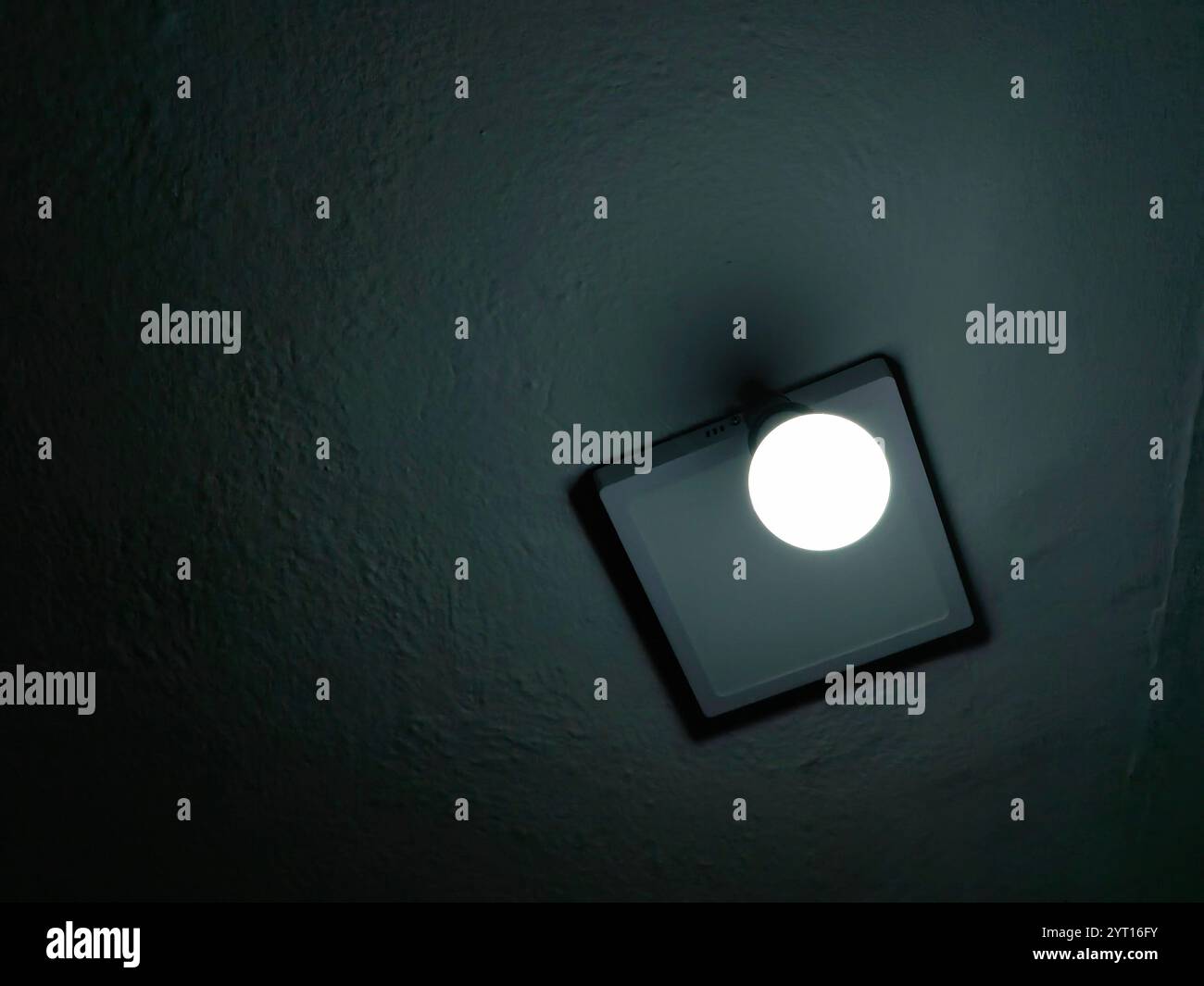 Modern ceiling square hi-res stock photography and images - Alamy