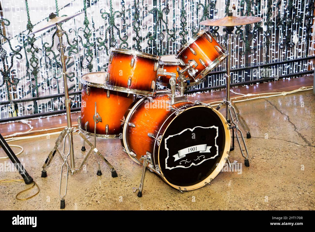 set of drums percussion instruments on stage Stock Photo - Alamy
