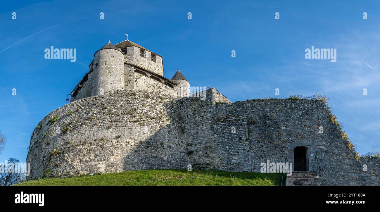 Provins, France - 11 30 2024: Panoramic view of the Caesar Tower in the ...