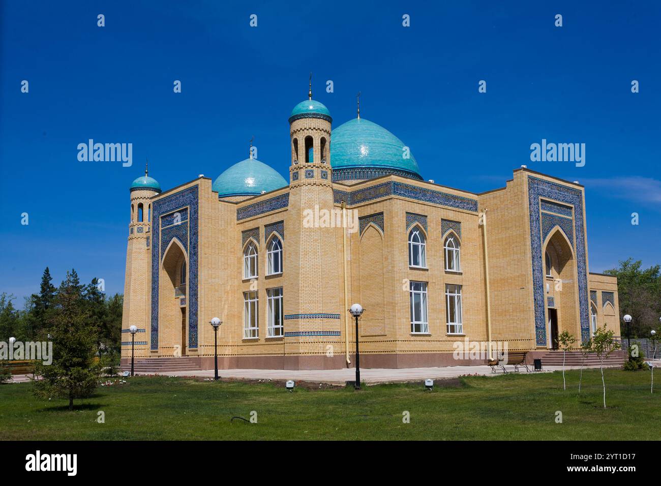 Beautiful muslim mosque hi-res stock photography and images - Alamy