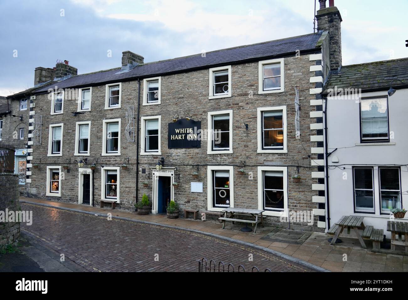 The White Hart Inn, a 16th Century former coaching inn Stock Photo - Alamy