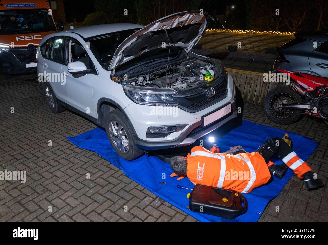 Car mechanic uk hi-res stock photography and images - Alamy