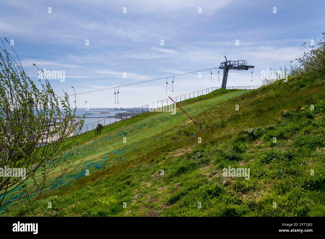 Energy plant with public recreational facility Amager Bakke in ...