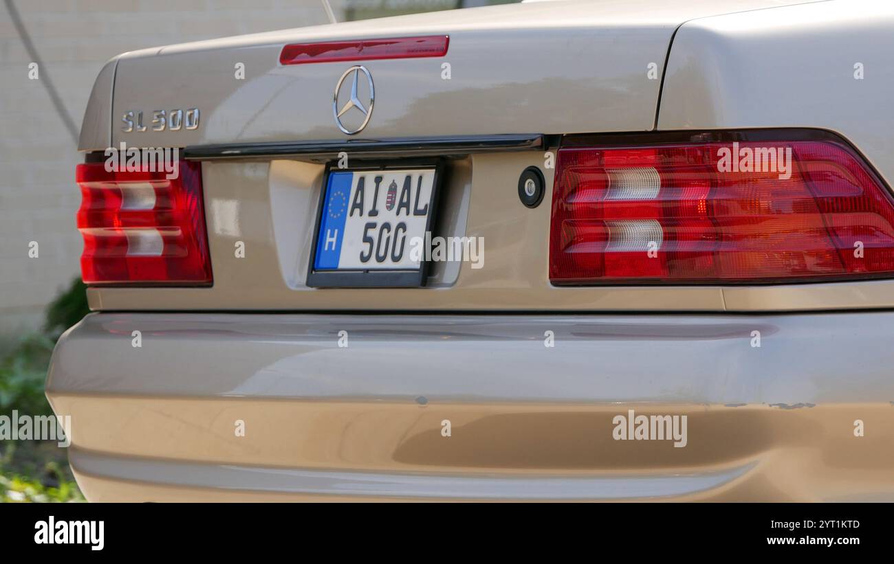 Mercedes benz r129 hi-res stock photography and images - Alamy