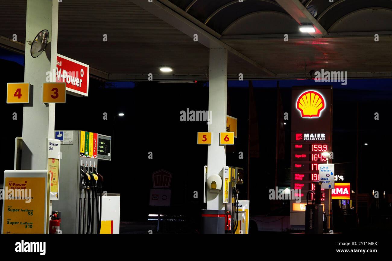 Germany, Vilshofen on the Danube - December 5, 2024: Shell petrol ...