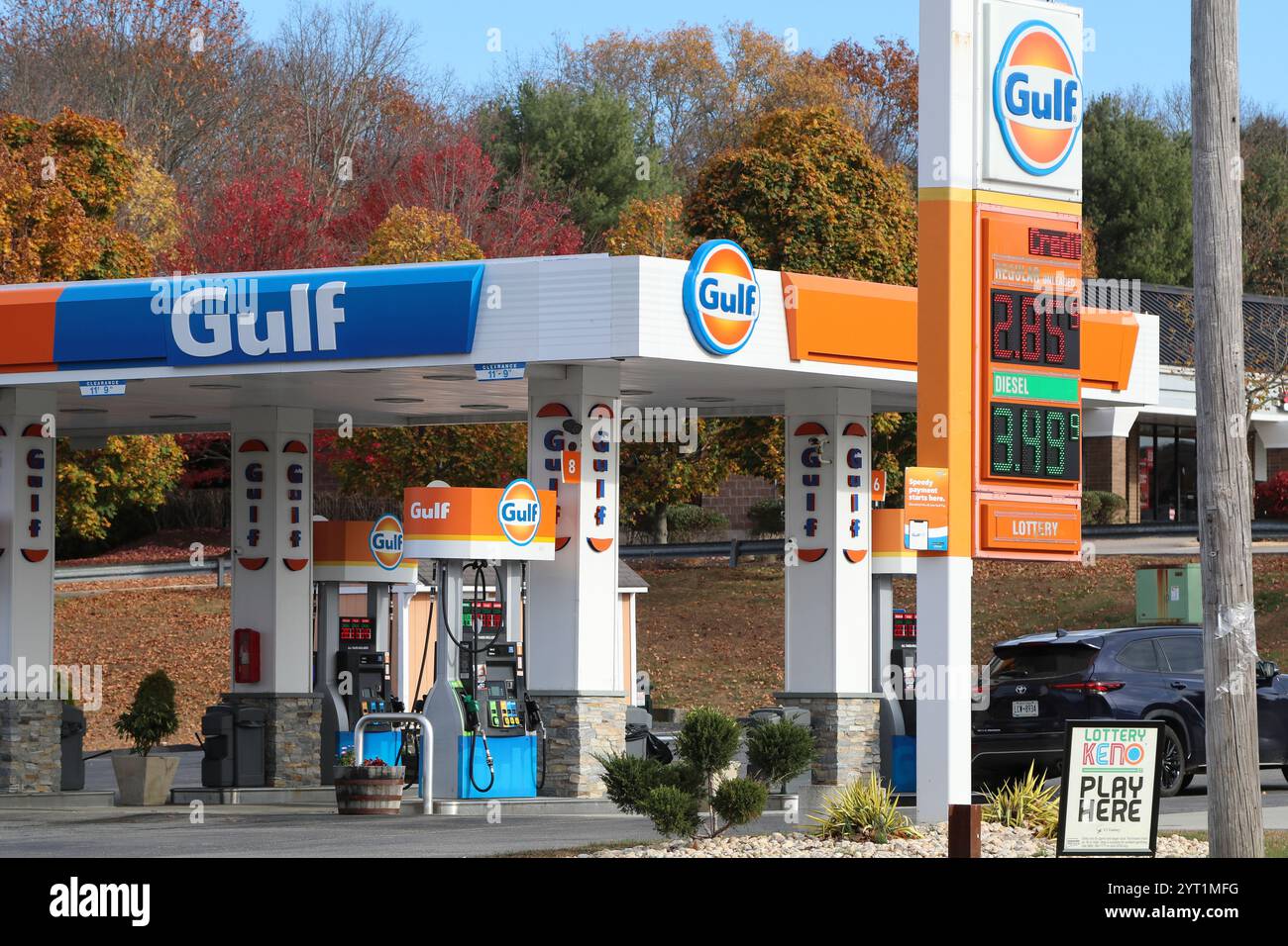 Gulf gasoline sign hi-res stock photography and images - Alamy