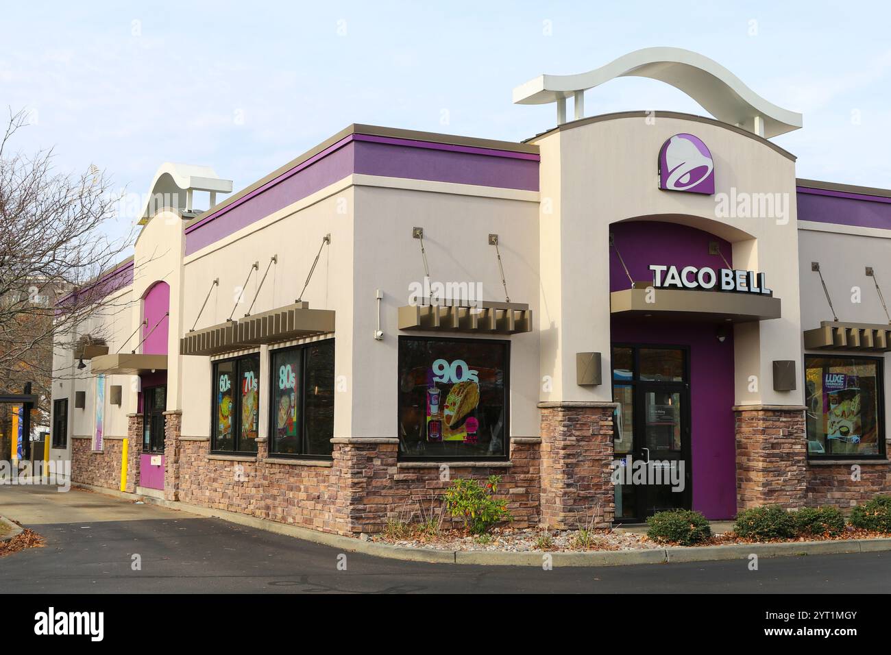Taco Bell restaurant storefront exterior in Groton, Connecticut on ...