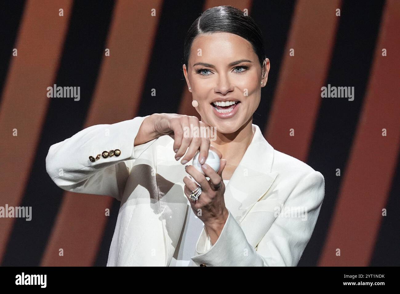 Adriana Lima opens a team during the draw for the 2025 FIFA Club World ...