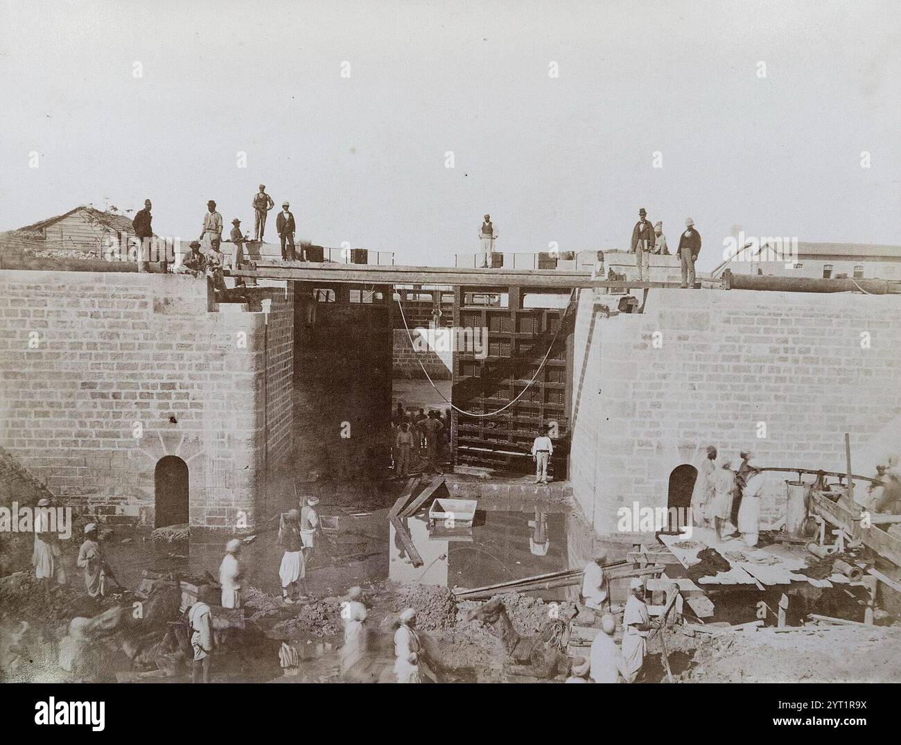Egyptian and European workers of the Paponot company on the lock ...