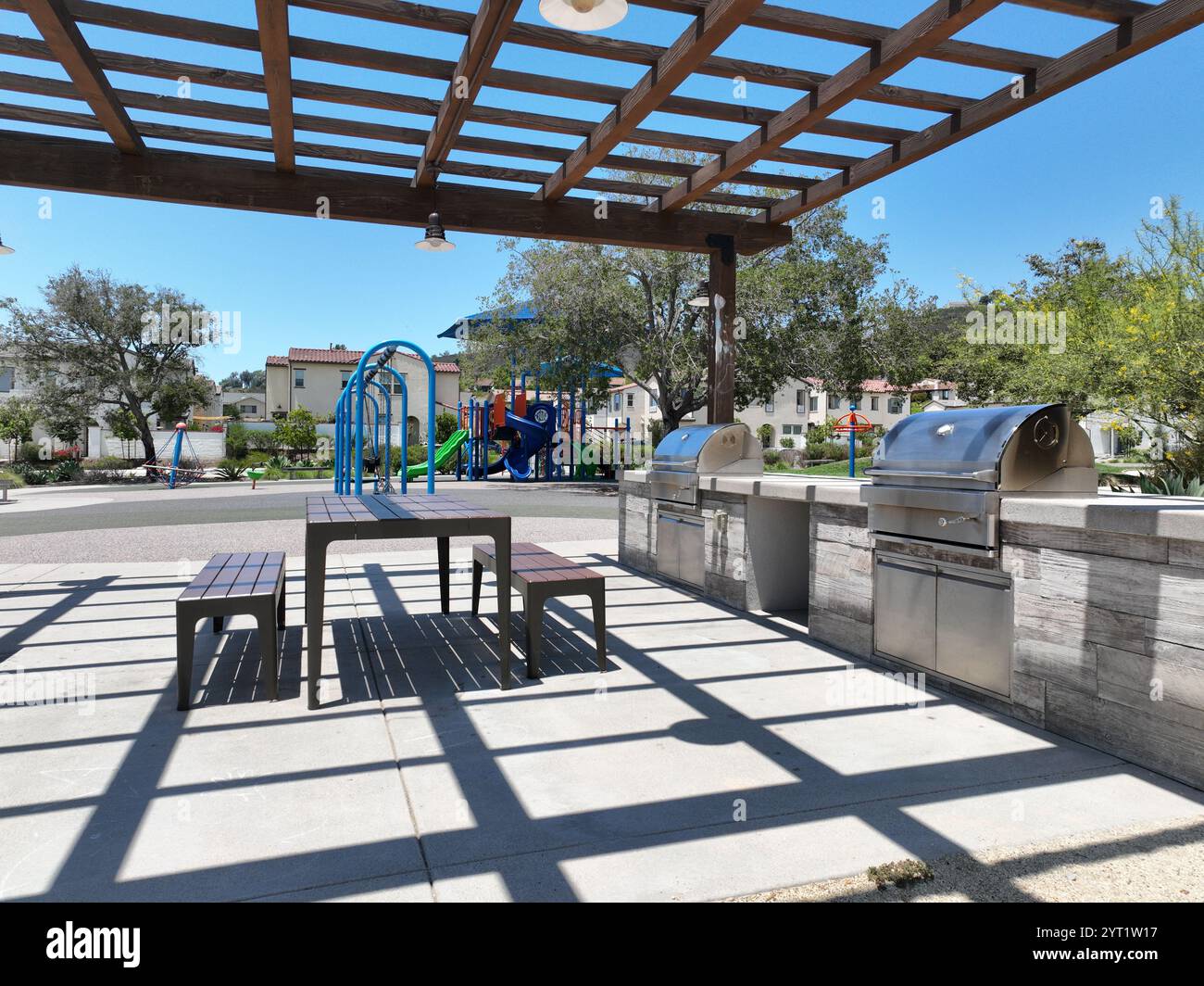 Covered gathering area in community park with picnic tables, Escondido ...