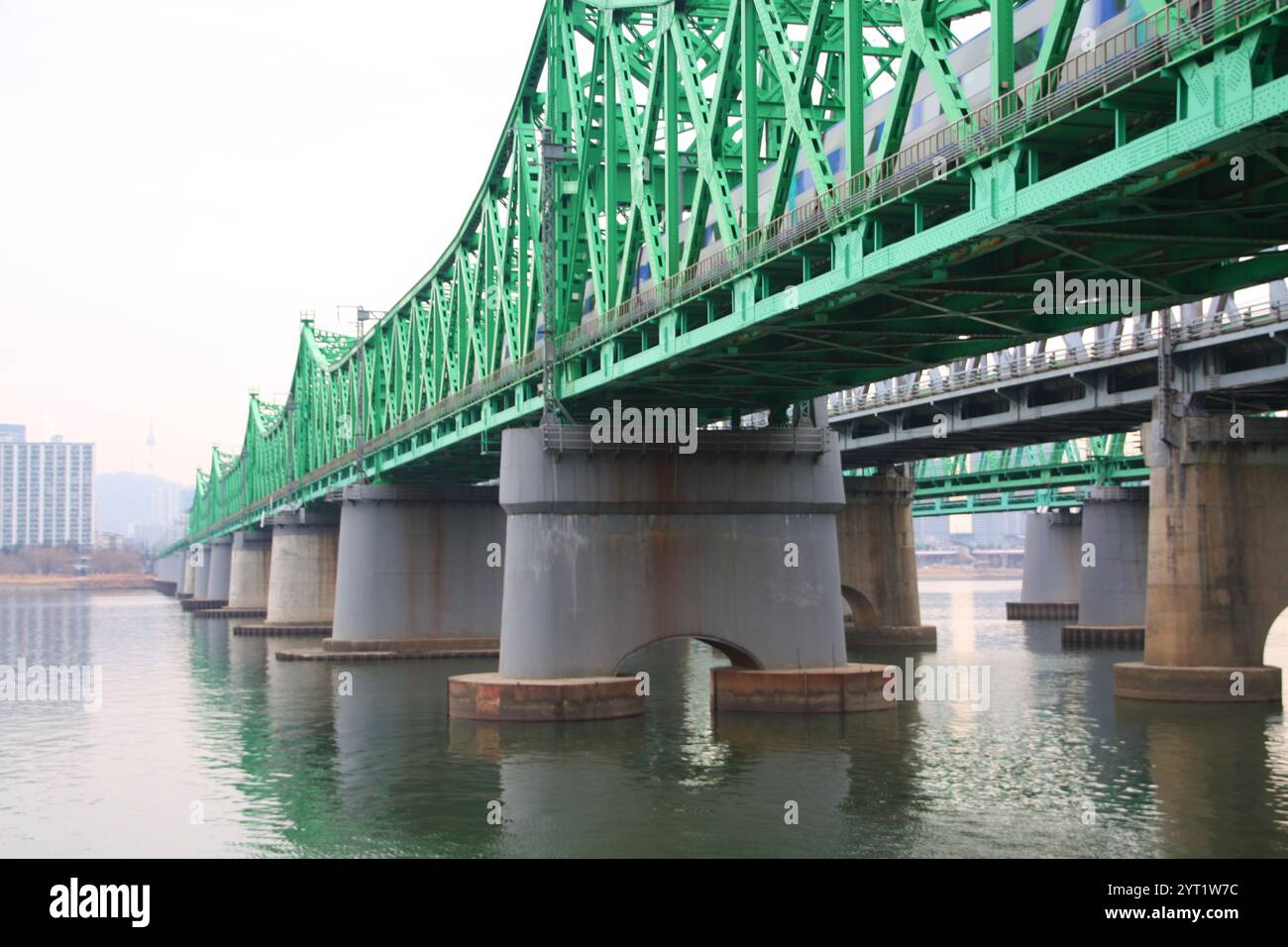 Hangang river bridge hi-res stock photography and images - Alamy