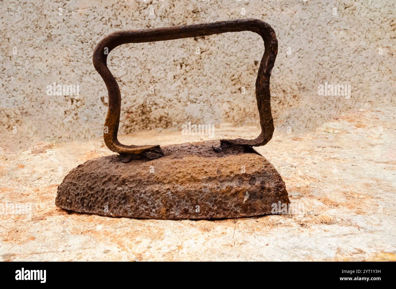 Clothes iron hi-res stock photography and images - Alamy