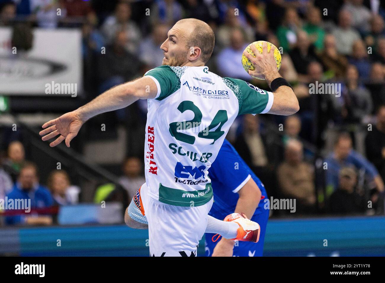 Marcel SCHILLER (FRISCH AUF! Goeppingen, #24) erzielt ein Tor, Aktion, Torwurf TVB Stuttgart ...