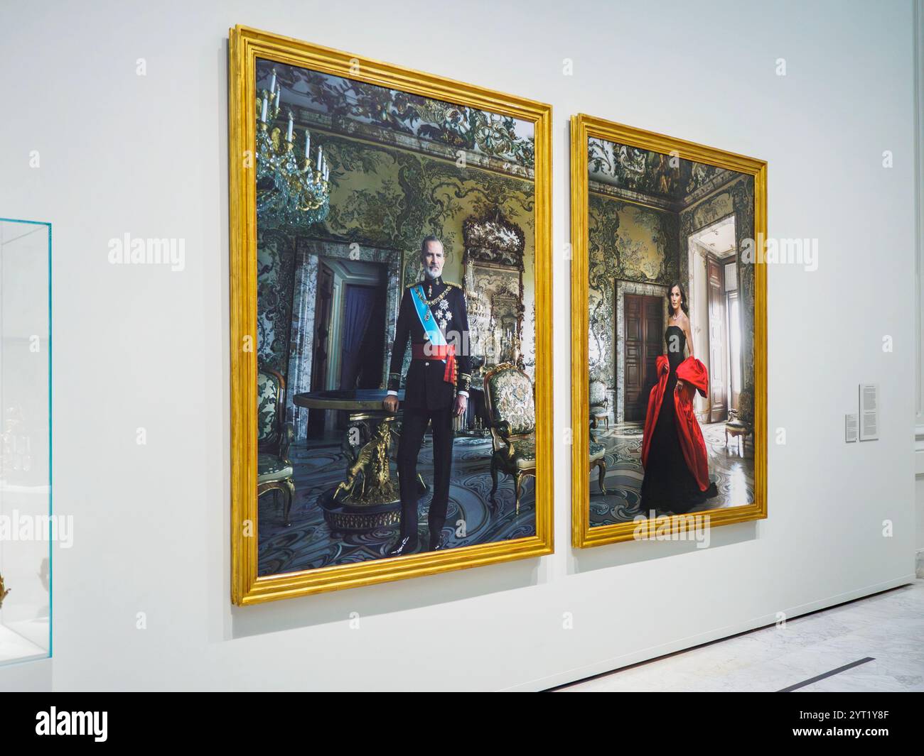 Royal portraits of Spanish Kings by Annie Leibovitz in the Banco de ...