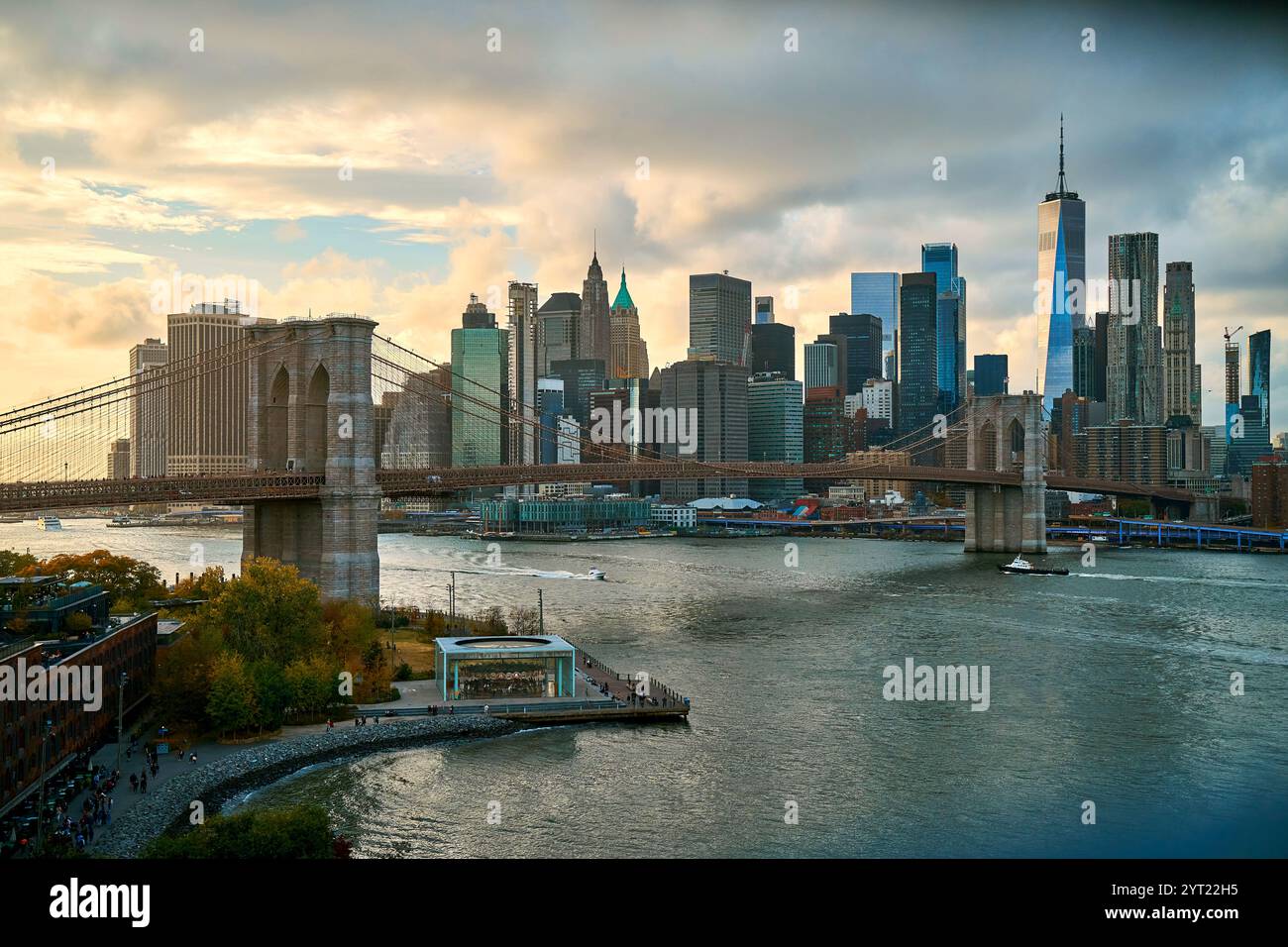 big beautiful bridge across the river in the metropolis Stock Photo - Alamy