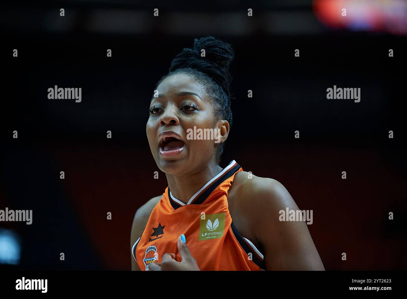 Valencia , Spain , 5, December, 2024. Stephanie Mavunga of Valencia ...