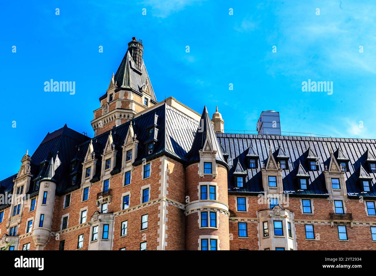 Brick wall gothic windows hi-res stock photography and images - Alamy