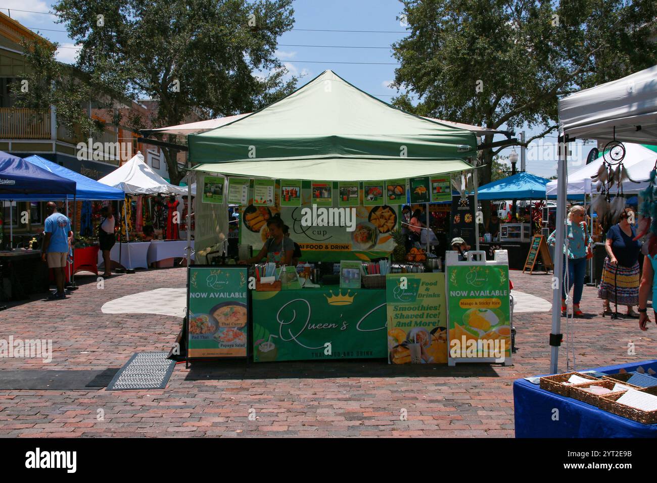 Outdoor market various stalls visitors hi-res stock photography and ...