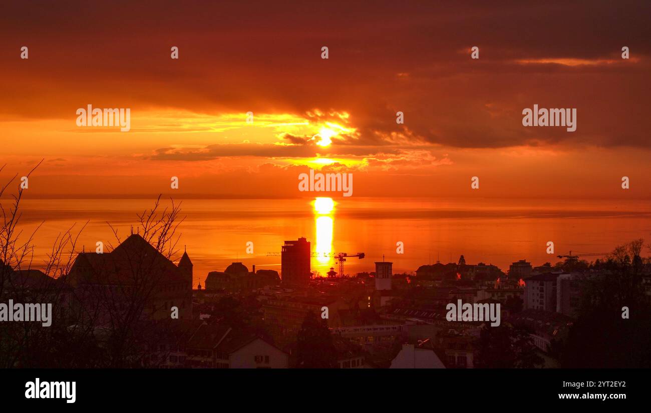 Beautiful orange sunset over city hi-res stock photography and images ...