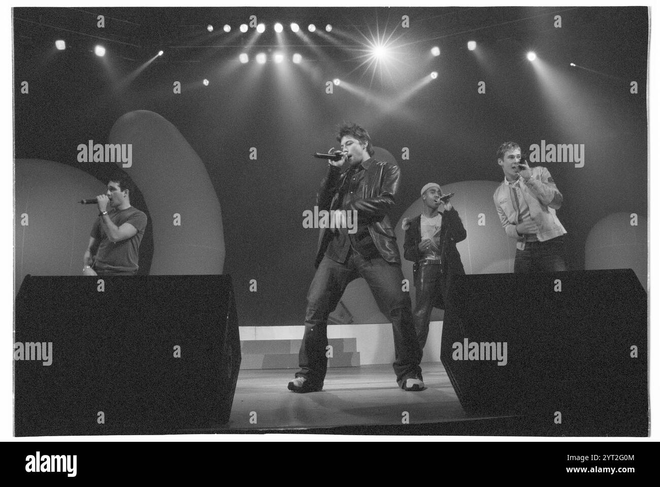 BLUE, BOYBAND, YOUNG, CONCERT 2001: The whole band (all four members ...