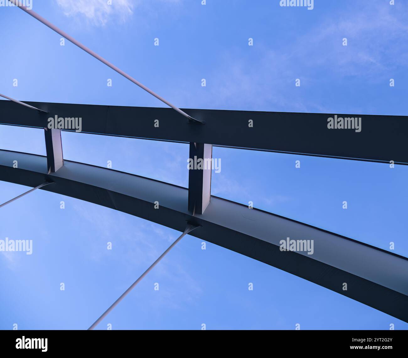 Curved beams hi-res stock photography and images - Alamy