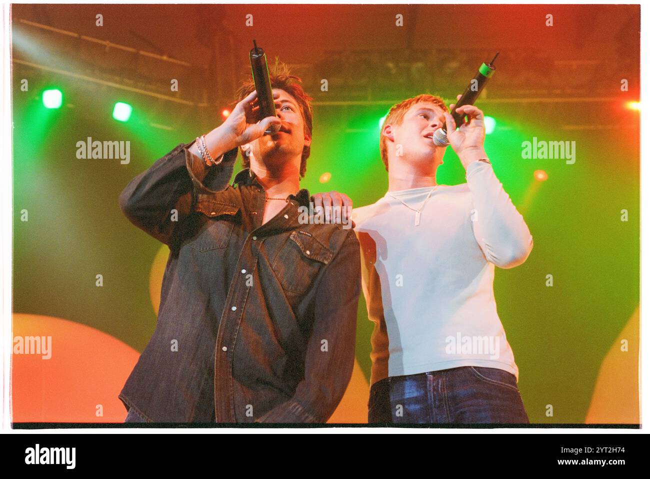 BLUE, BOYBAND, YOUNG, CONCERT 2001: Duncan James and Lee Ryan from the ...