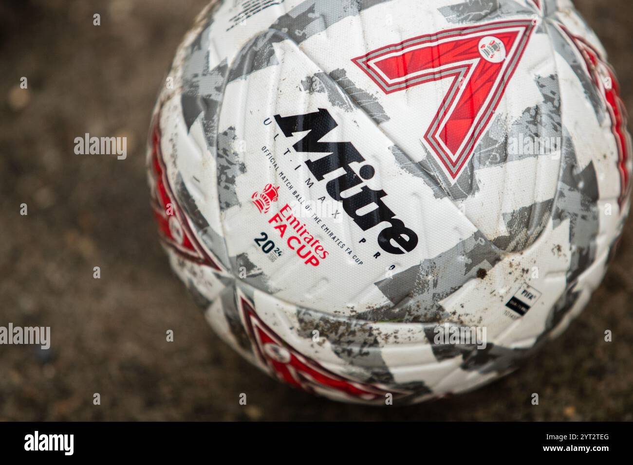 Official emirates fa cup match ball hi-res stock photography and images ...