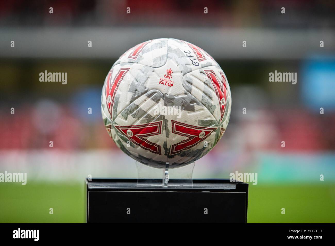 Official emirates fa cup match ball hi-res stock photography and images ...