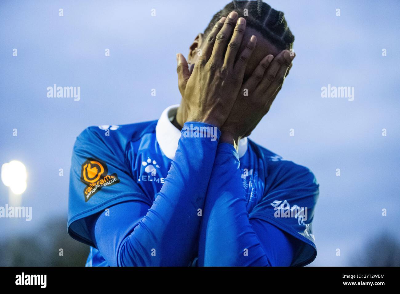 Kallum Cesay celebrating in Wealdstone Vs Rochdale 16/11/24 Stock Photo ...