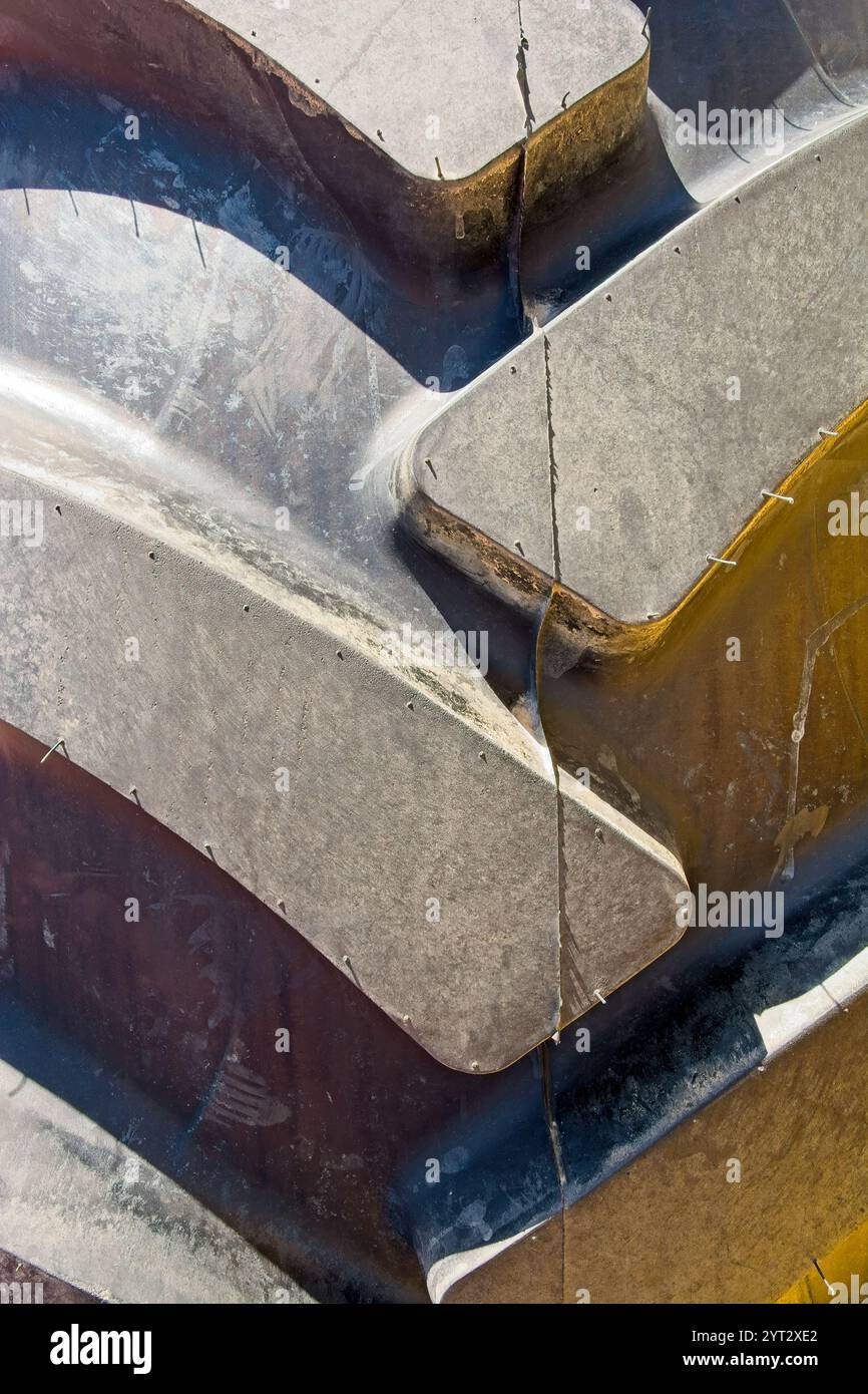 Rubber track technology hi-res stock photography and images - Alamy