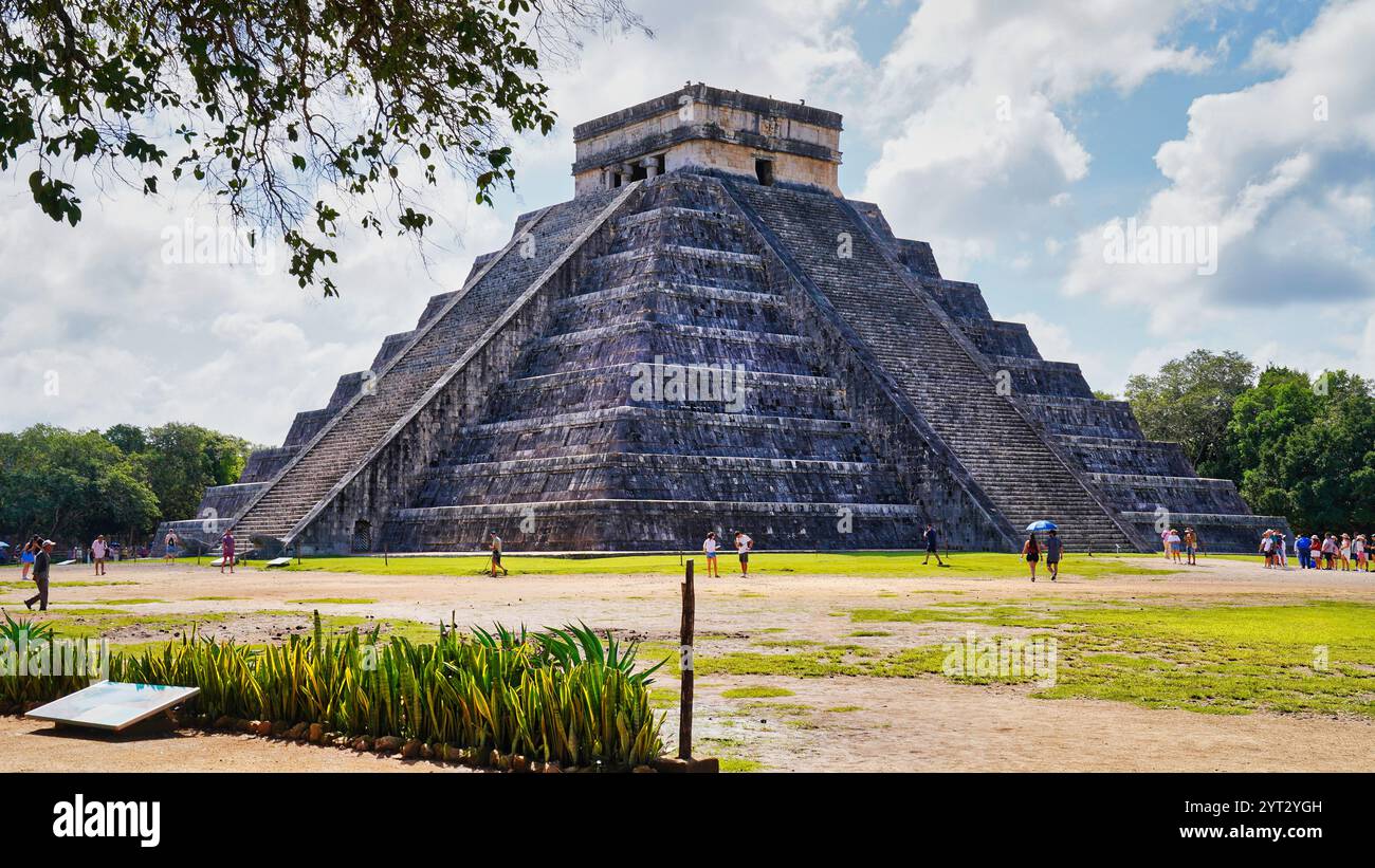 Mid day view of theMagnificent Pyramid of Kukulcan,El Castillo,epitome ...
