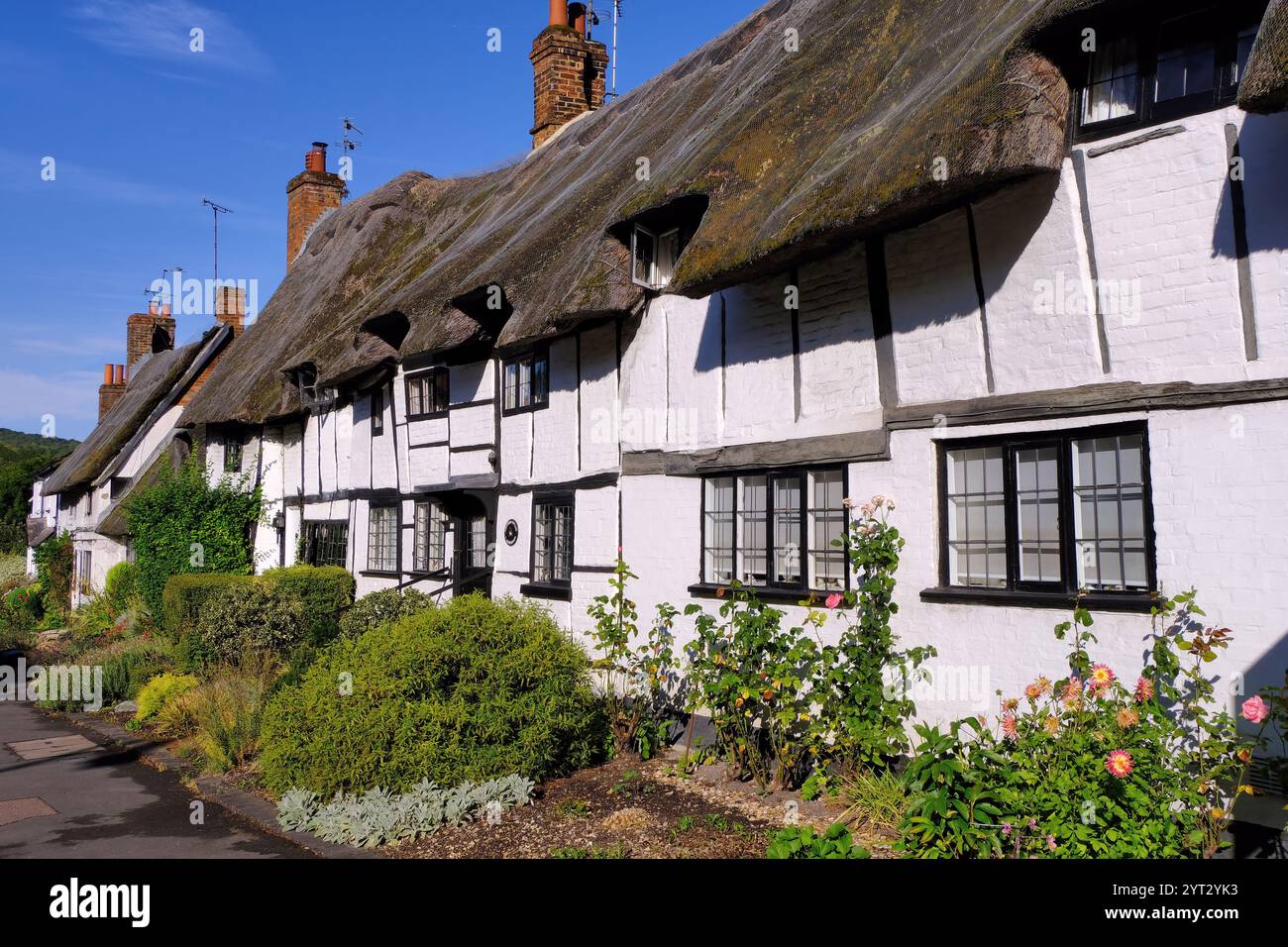 Anne boleyn cottages hi-res stock photography and images - Alamy