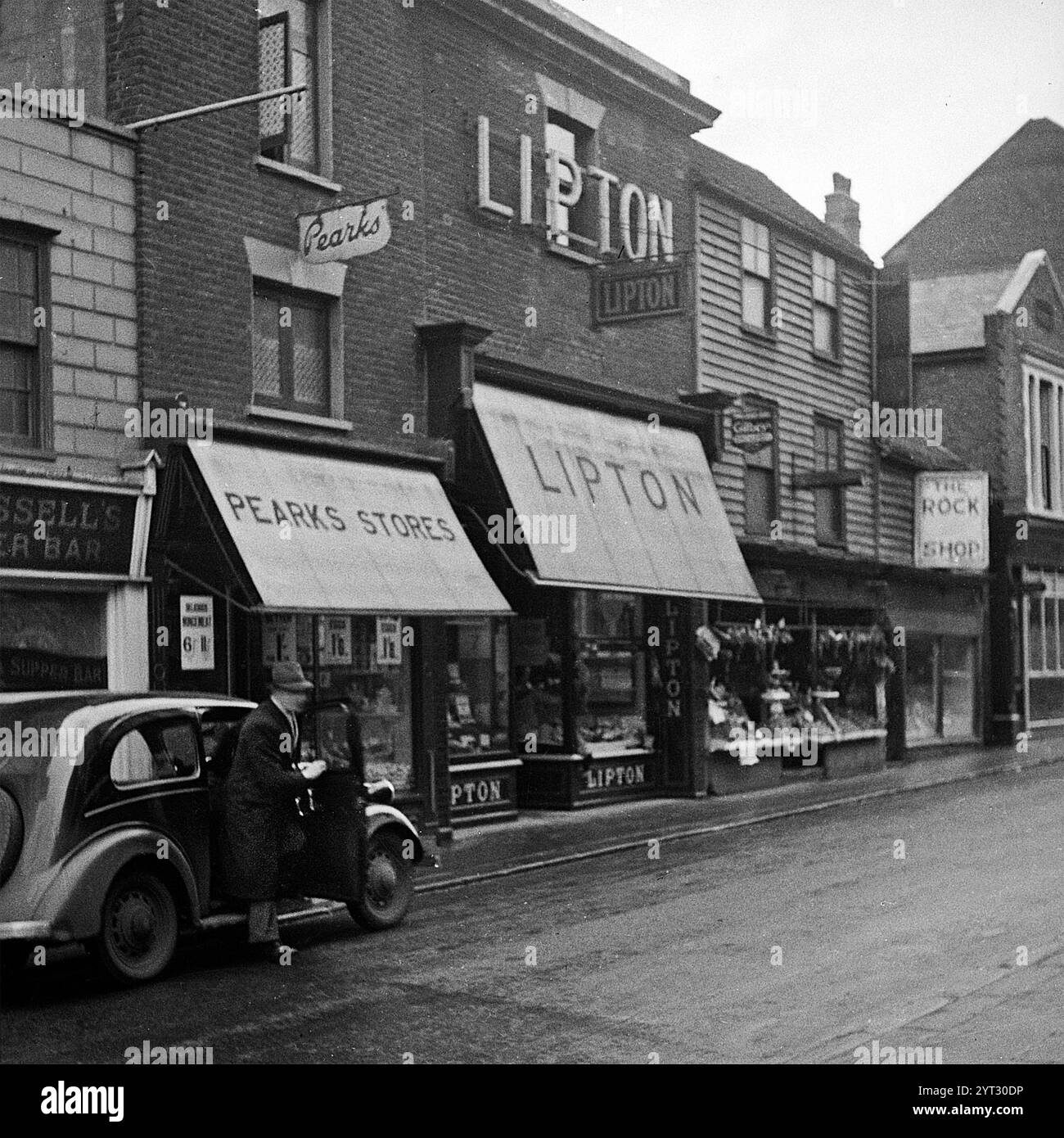 1940s grocers hi-res stock photography and images - Alamy